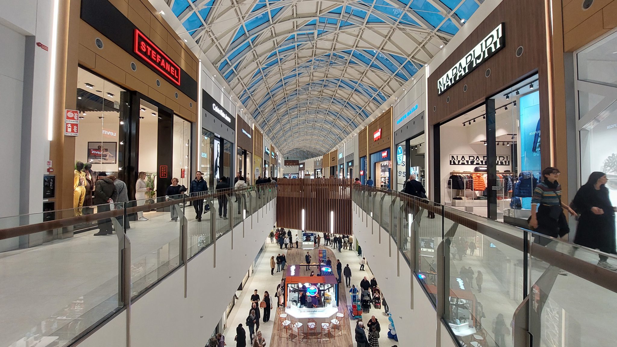 Ecco Merlata Bloom: il centro commerciale più grande di Milano - MasterX