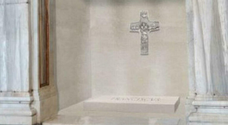 Roma, chi partecipa e chi no ai funerali di Papa Francesco - MasterX