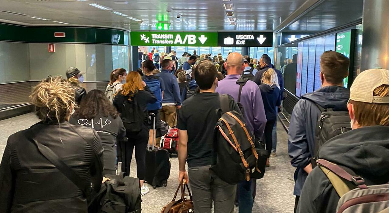 L'odissea dei controlli a Malpensa: il video virale dell'influencer ...