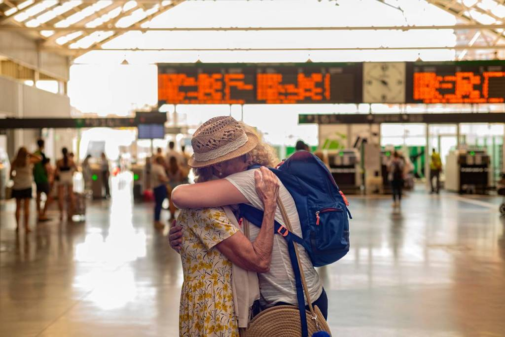 IL PREZZO DI UN ABBRACCIO. LA STRANA TASSA NEGLI AEROPORTI BRITANNICI ...